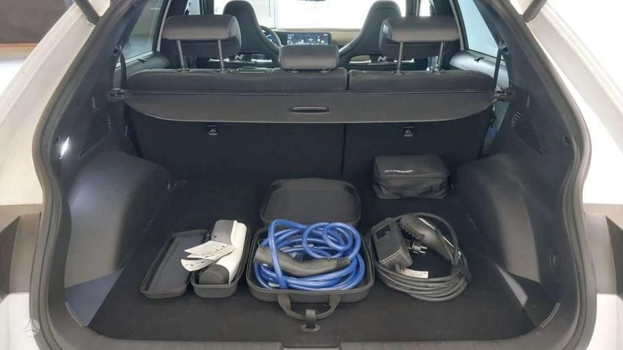 White Hyundai Ioniq 5 2024 in Vilnius, with an engine capacity of 0.00 L and mileage of 20 thousand km for 49900 €, photo 19 on AUTOMOTO.COM.LV