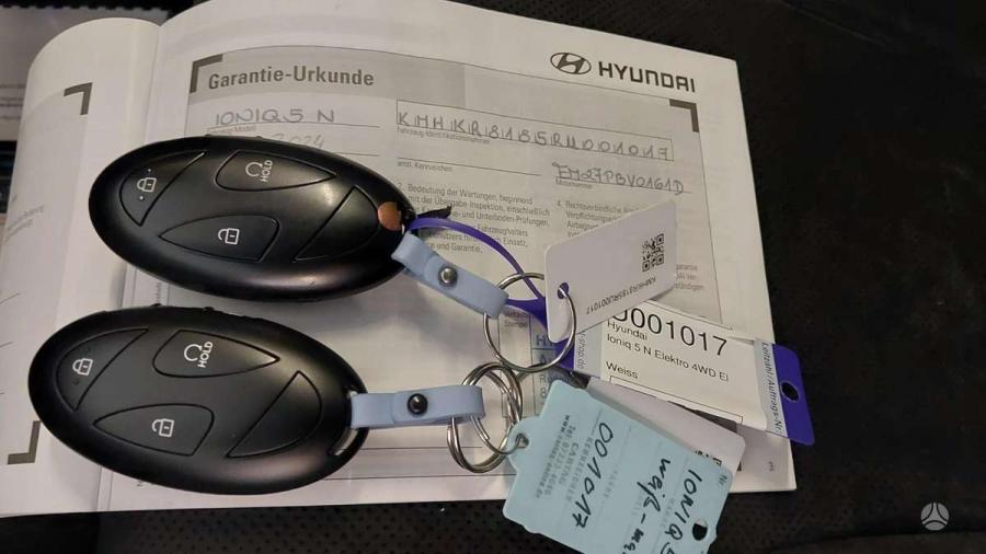 White Hyundai Ioniq 5 2024 in Vilnius, with an engine capacity of 0.00 L and mileage of 20 thousand km for 49900 €, photo 20 on AUTOMOTO.COM.LV