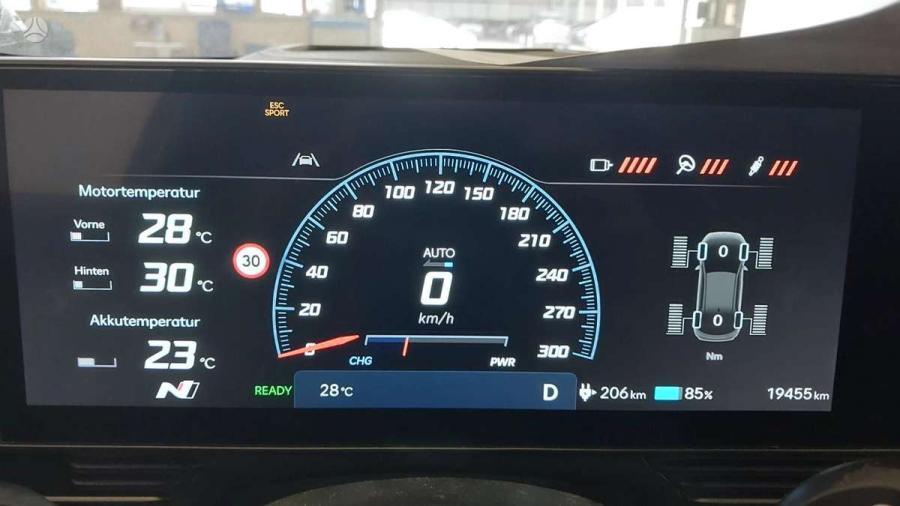 White Hyundai Ioniq 5 2024 in Vilnius, with an engine capacity of 0.00 L and mileage of 20 thousand km for 49900 €, photo 22 on AUTOMOTO.COM.LV