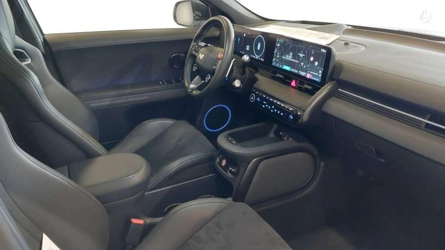 White Hyundai Ioniq 5 2024 in Vilnius, with an engine capacity of 0.00 L and mileage of 20 thousand km for 49900 €, photo 23 on AUTOMOTO.COM.LV