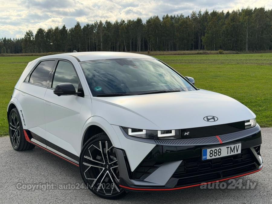 White Hyundai Ioniq 5 2025 in Tartu, with an engine capacity of 0.00 L and mileage of 20 thousand km for 52500 €, photo 1 on AUTOMOTO.COM.LV