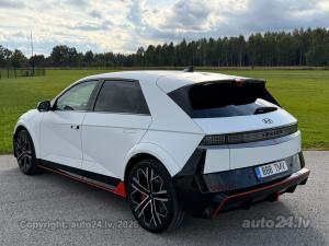 White Hyundai Ioniq 5 2025 in Tartu, with an engine capacity of 0.00 L and mileage of 20 thousand km for 52500 €, photo 5 on AUTOMOTO.COM.LV