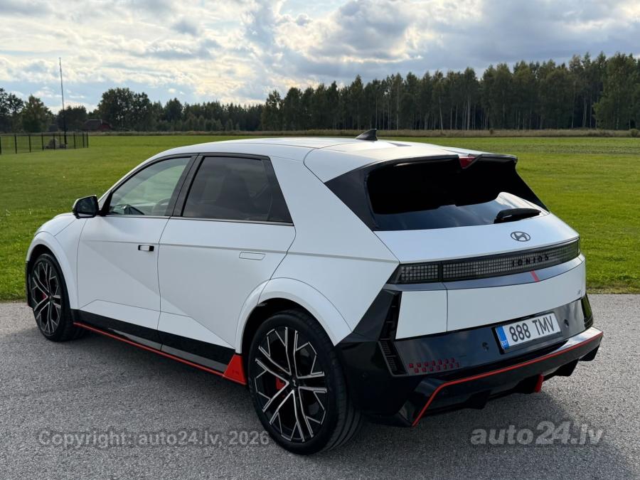 White Hyundai Ioniq 5 2025 in Tartu, with an engine capacity of 0.00 L and mileage of 20 thousand km for 52500 €, photo 5 on AUTOMOTO.COM.LV