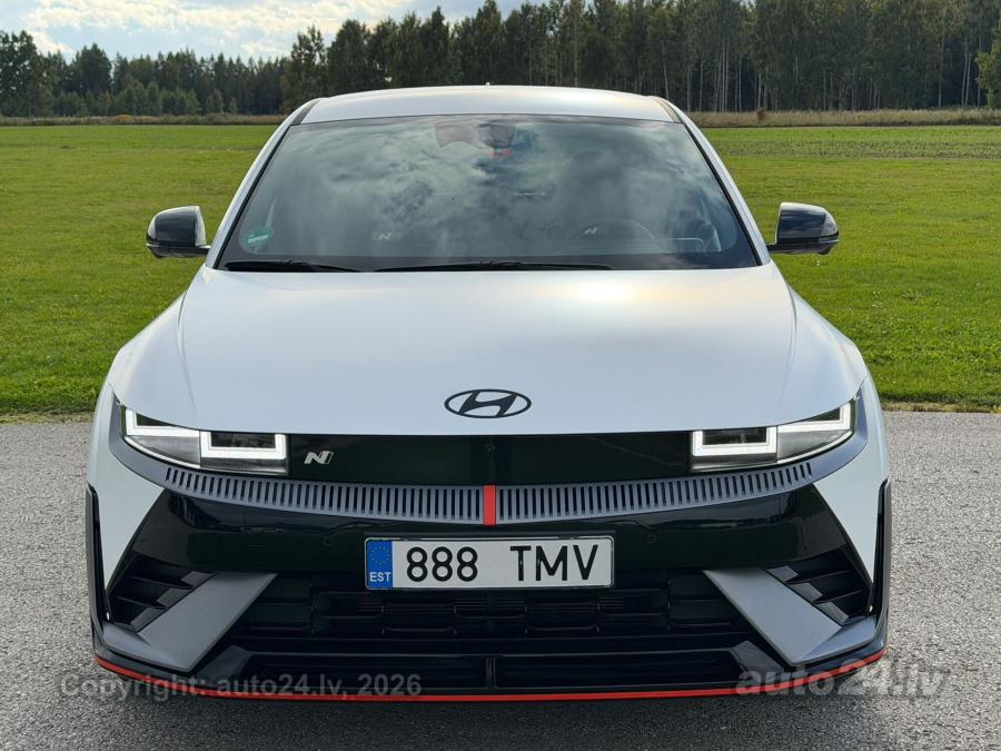 White Hyundai Ioniq 5 2025 in Tartu, with an engine capacity of 0.00 L and mileage of 20 thousand km for 52500 €, photo 6 on AUTOMOTO.COM.LV
