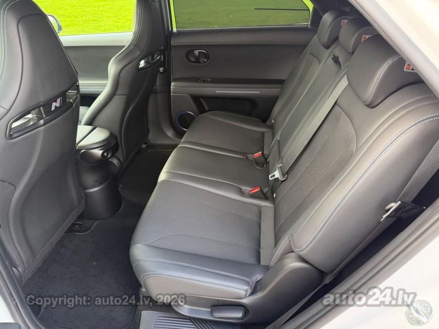 White Hyundai Ioniq 5 2025 in Tartu, with an engine capacity of 0.00 L and mileage of 20 thousand km for 52500 €, photo 13 on AUTOMOTO.COM.LV
