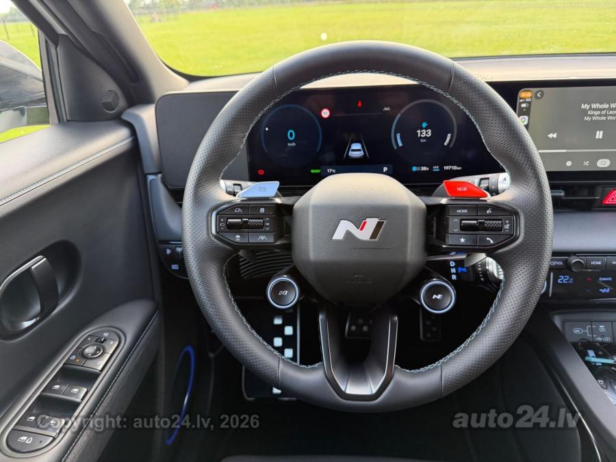 White Hyundai Ioniq 5 2025 in Tartu, with an engine capacity of 0.00 L and mileage of 20 thousand km for 52500 €, photo 16 on AUTOMOTO.COM.LV