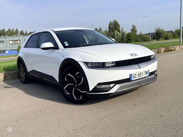 Balts Hyundai Ioniq 5 2021 Panevēža, ar dzinēja tilpumu 0.00 L un nobraukumu 114 tūkst. km par 22990 €, foto 3 vietnē AUTOMOTO.COM.LV