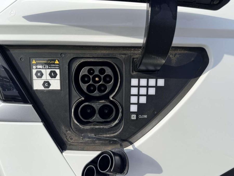 White Hyundai Ioniq 5 2021 in Panevezys, with an engine capacity of 0.00 L and mileage of 114 thousand km for 22990 €, photo 24 on AUTOMOTO.COM.LV