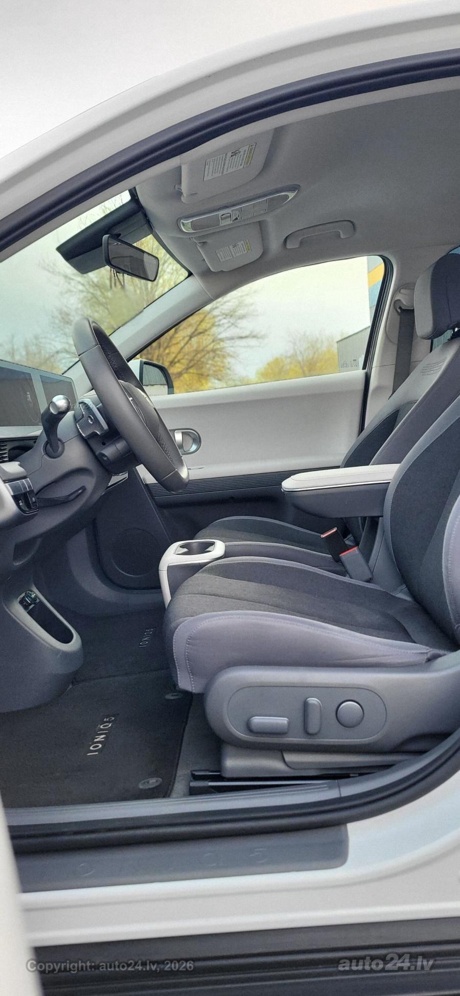 White Hyundai Ioniq 5 2024 in Tallinn, with an engine capacity of 0.00 L and mileage of 27 thousand km for 37000 €, photo 21 on AUTOMOTO.COM.LV