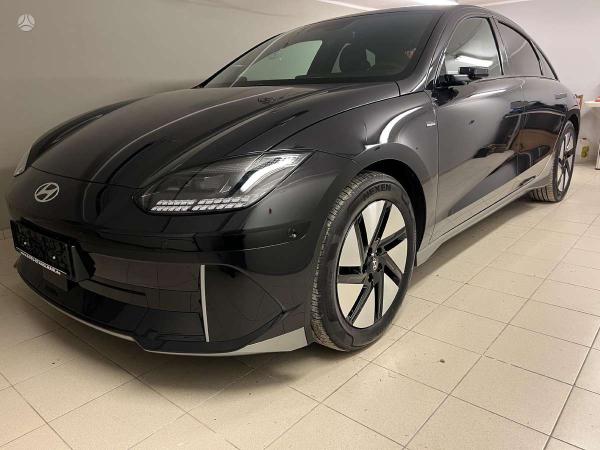 Black Hyundai IONIQ 6 2023 in Kaunas, with an engine capacity of 0.00 L and mileage of 27 thousand km for 29500 €, photo 11 on AUTOMOTO.COM.LV