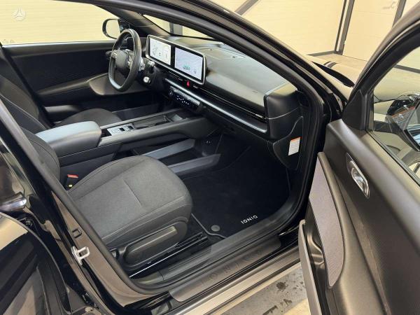 Melns Hyundai IONIQ 6 2023 Šauļi, ar dzinēja tilpumu 0.00 L un nobraukumu 45 tūkst. km par 29300 €, foto 11 vietnē AUTOMOTO.COM.LV