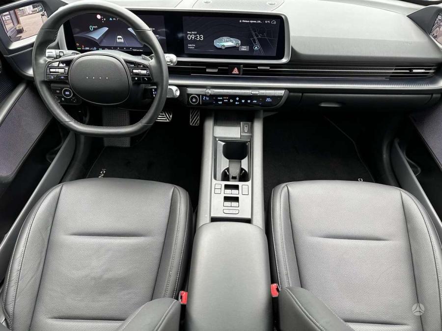 Черный Хендай IONIQ 6 2023 в Вильнюс, объемом двигателя 0.00 л и пробегом 61 тыс. км за 29950 €, фото 4 на AUTOMOTO.COM.LV