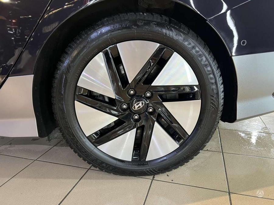 Черный Хендай IONIQ 6 2023 в Вильнюс, объемом двигателя 0.00 л и пробегом 61 тыс. км за 29950 €, фото 28 на AUTOMOTO.COM.LV