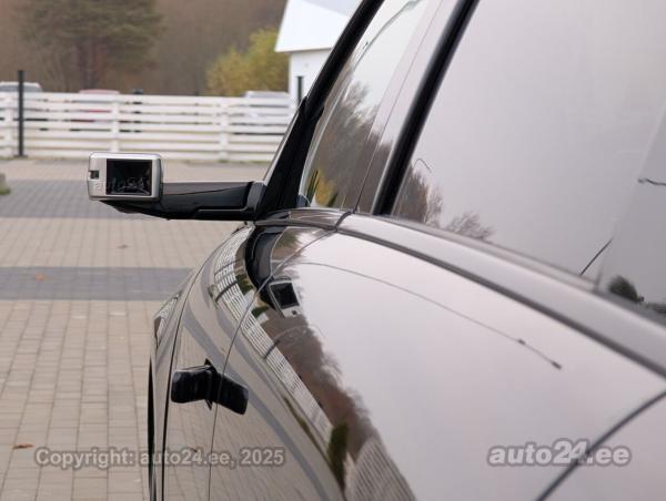 Black Hyundai IONIQ 6 2023 in Parnu, with an engine capacity of 0.00 L and mileage of 18 thousand km for 43500 €, photo 11 on AUTOMOTO.COM.LV