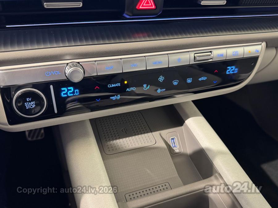 Zils Hyundai IONIQ 6 2024 Tallina, ar dzinēja tilpumu 0.00 L un nobraukumu 67 tūkst. km par 35900 €, foto 14 vietnē AUTOMOTO.COM.LV