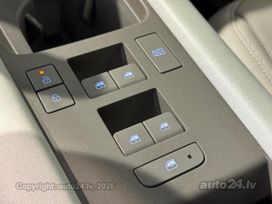 Zils Hyundai IONIQ 6 2024 Tallina, ar dzinēja tilpumu 0.00 L un nobraukumu 67 tūkst. km par 35900 €, foto 23 vietnē AUTOMOTO.COM.LV