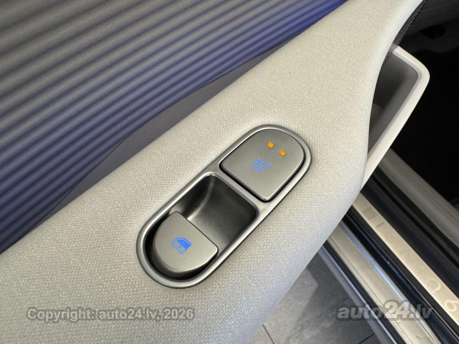 Zils Hyundai IONIQ 6 2024 Tallina, ar dzinēja tilpumu 0.00 L un nobraukumu 67 tūkst. km par 35900 €, foto 27 vietnē AUTOMOTO.COM.LV