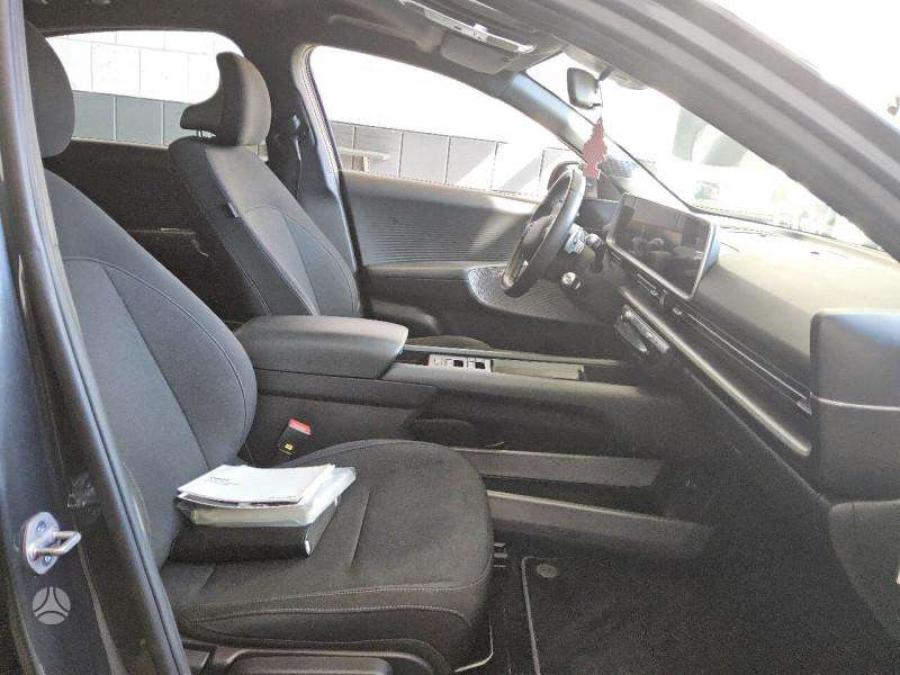 Серый Хендай IONIQ 6 2023 в Вильнюс, объемом двигателя 0.00 л и пробегом 60 тыс. км за 24800 €, фото 4 на AUTOMOTO.COM.LV