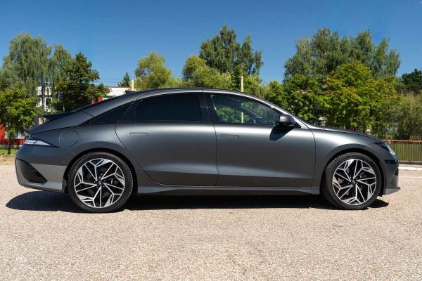 Серый Хендай IONIQ 6 2024 в Вильнюс, объемом двигателя 0.00 л и пробегом 44 тыс. км за 33950 €, фото 6 на AUTOMOTO.COM.LV