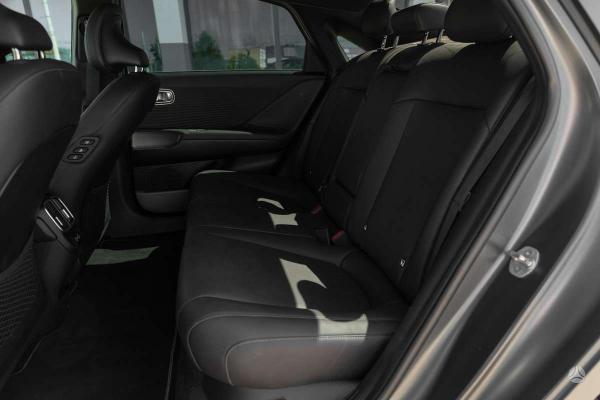 Серый Хендай IONIQ 6 2024 в Вильнюс, объемом двигателя 0.00 л и пробегом 44 тыс. км за 33950 €, фото 10 на AUTOMOTO.COM.LV