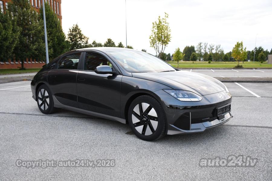 Серый Хендай IONIQ 6 2024 в Тарту, объемом двигателя 0.00 л и пробегом 25 тыс. км за 30900 €, фото 4 на AUTOMOTO.COM.LV