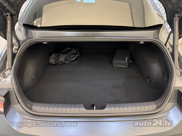 Pelēks Hyundai IONIQ 6 2024 Tallina, ar dzinēja tilpumu 0.00 L un nobraukumu 21 tūkst. km par 44900 €, foto 5 vietnē AUTOMOTO.COM.LV