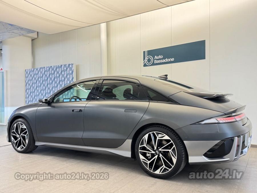 Серый Хендай IONIQ 6 2024 в Таллин, объемом двигателя 0.00 л и пробегом 21 тыс. км за 44900 €, фото 5 на AUTOMOTO.COM.LV