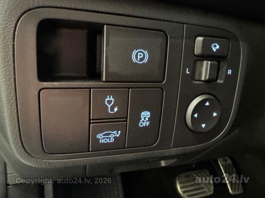 Серый Хендай IONIQ 6 2024 в Таллин, объемом двигателя 0.00 л и пробегом 21 тыс. км за 44900 €, фото 16 на AUTOMOTO.COM.LV