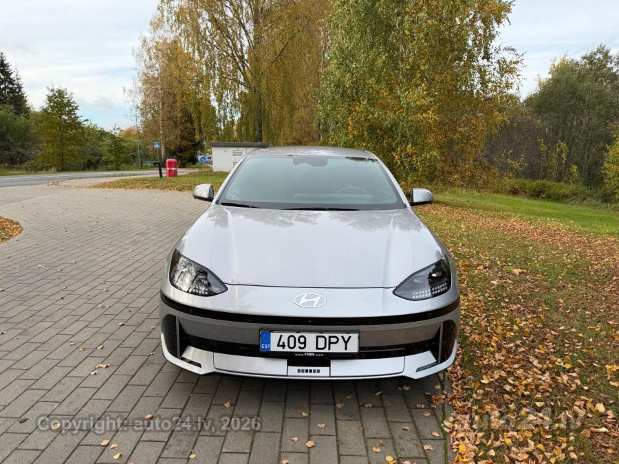 Pelēks Hyundai IONIQ 6 2025 Veru, ar dzinēja tilpumu 0.00 L un nobraukumu 11 tūkst. km par 44640 €, foto 3 vietnē AUTOMOTO.COM.LV