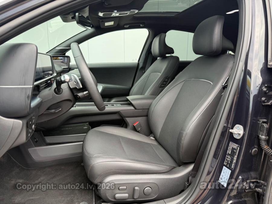 Hyundai IONIQ 6 2024 Tartu, ar dzinēja tilpumu 0.00 L un nobraukumu 28 tūkst. km par 37500 €, foto 12 vietnē AUTOMOTO.COM.LV