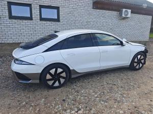 White Hyundai IONIQ 6 2023 in Telschi, with an engine capacity of 0.00 L and mileage of 48 thousand km for 12600 €, photo  on AUTOMOTO.COM.LV