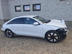 Белый Хендай IONIQ 6 2023 в Тельшяй, объемом двигателя 0.00 л и пробегом 48 тыс. км за 12600 €, фото 4 на AUTOMOTO.COM.LV