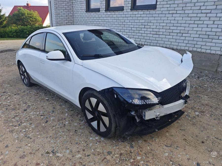 Белый Хендай IONIQ 6 2023 в Тельшяй, объемом двигателя 0.00 л и пробегом 48 тыс. км за 12600 €, фото 6 на AUTOMOTO.COM.LV