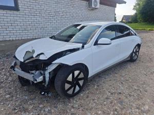 Белый Хендай IONIQ 6 2023 в Тельшяй, объемом двигателя 0.00 л и пробегом 48 тыс. км за 12600 €, фото 7 на AUTOMOTO.COM.LV