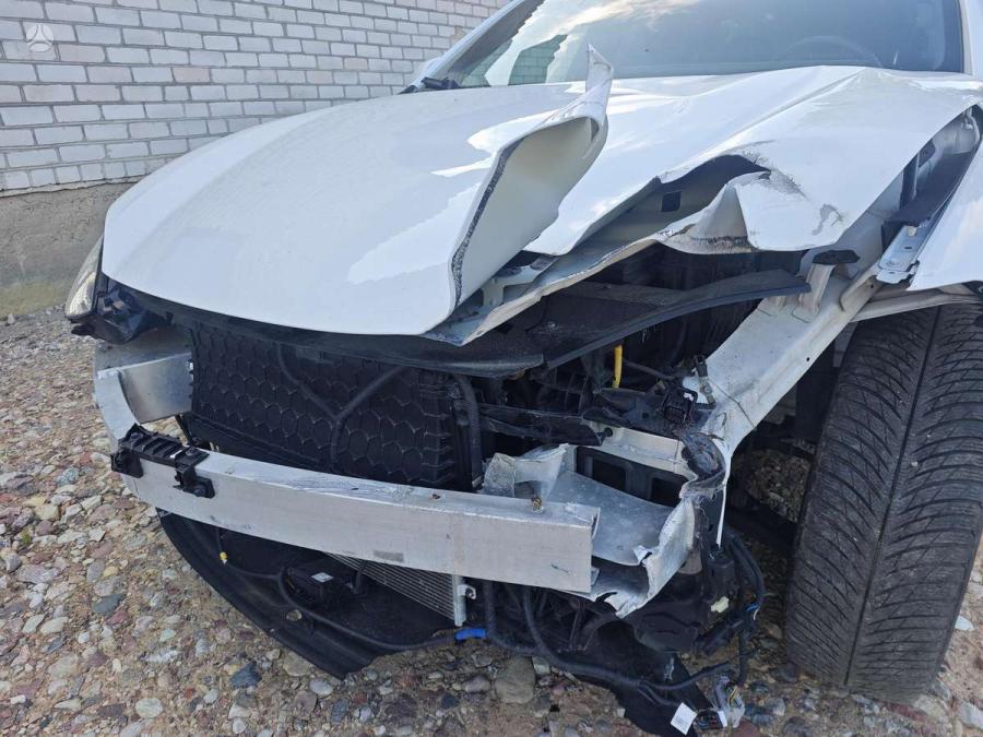 Белый Хендай IONIQ 6 2023 в Тельшяй, объемом двигателя 0.00 л и пробегом 48 тыс. км за 12600 €, фото 16 на AUTOMOTO.COM.LV