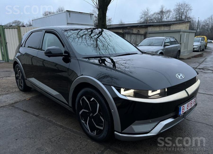 Melns Hyundai Ioniq 2021 Rīga, ar dzinēja tilpumu 0.00 L un nobraukumu 33 tūkst. km par 28900 €, foto 2 vietnē AUTOMOTO.COM.LV