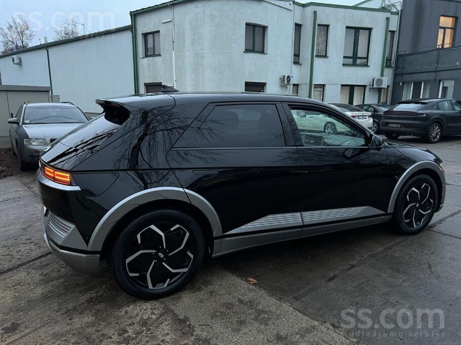 Melns Hyundai Ioniq 2021 Rīga, ar dzinēja tilpumu 0.00 L un nobraukumu 33 tūkst. km par 28900 €, foto 4 vietnē AUTOMOTO.COM.LV