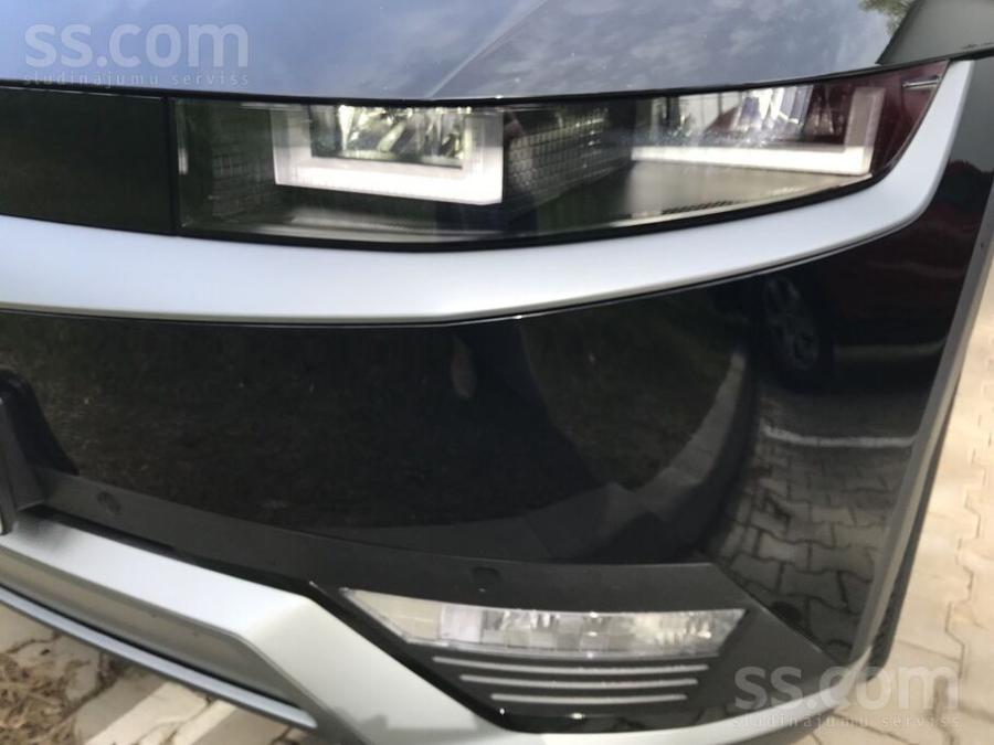 Black Hyundai Ioniq 2021 in Riga, with an engine capacity of 0.00 L and mileage of 62 thousand km for 23950 €, photo 8 on AUTOMOTO.COM.LV