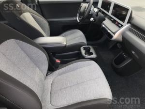 Black Hyundai Ioniq 2021 in Riga, with an engine capacity of 0.00 L and mileage of 62 thousand km for 23950 €, photo 9 on AUTOMOTO.COM.LV
