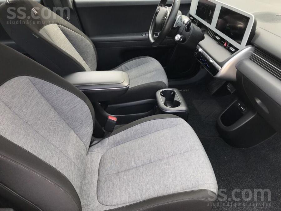 Black Hyundai Ioniq 2021 in Riga, with an engine capacity of 0.00 L and mileage of 62 thousand km for 23950 €, photo 9 on AUTOMOTO.COM.LV