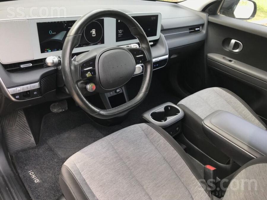 Black Hyundai Ioniq 2021 in Riga, with an engine capacity of 0.00 L and mileage of 62 thousand km for 23950 €, photo 11 on AUTOMOTO.COM.LV