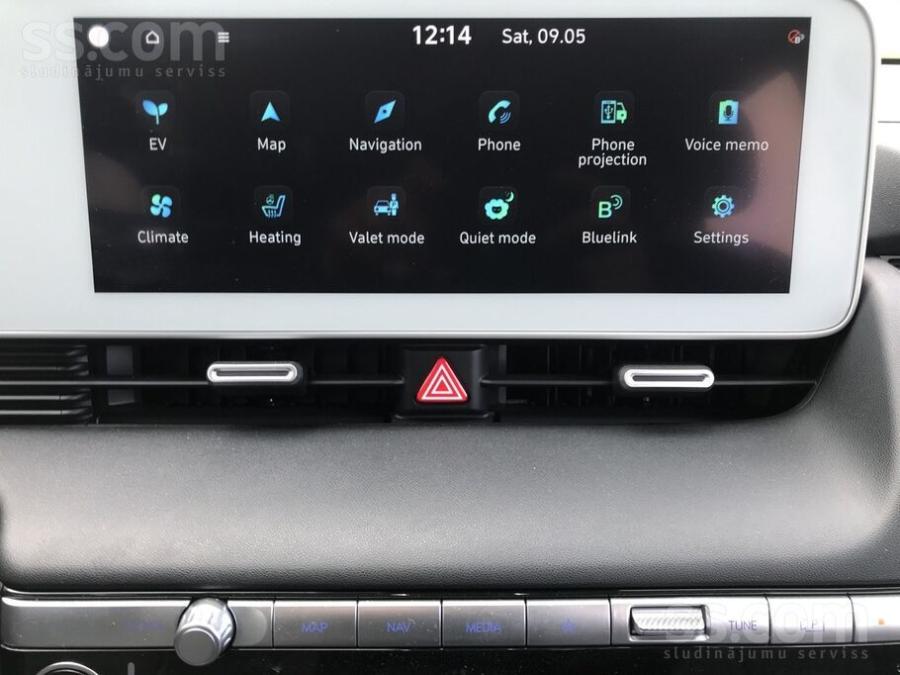 Black Hyundai Ioniq 2021 in Riga, with an engine capacity of 0.00 L and mileage of 62 thousand km for 23950 €, photo 19 on AUTOMOTO.COM.LV