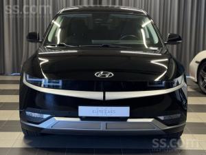 Black Hyundai Ioniq 2021 in Riga, with an engine capacity of 0.00 L and mileage of 82 thousand km for 29990 €, photo 3 on AUTOMOTO.COM.LV