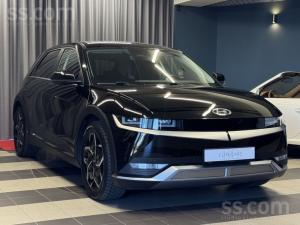 Black Hyundai Ioniq 2021 in Riga, with an engine capacity of 0.00 L and mileage of 82 thousand km for 29990 €, photo 4 on AUTOMOTO.COM.LV