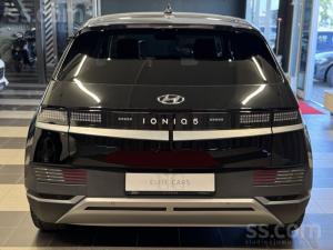 Black Hyundai Ioniq 2021 in Riga, with an engine capacity of 0.00 L and mileage of 82 thousand km for 29990 €, photo 6 on AUTOMOTO.COM.LV