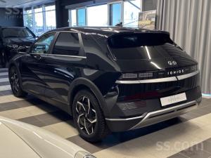 Black Hyundai Ioniq 2021 in Riga, with an engine capacity of 0.00 L and mileage of 82 thousand km for 29990 €, photo 7 on AUTOMOTO.COM.LV