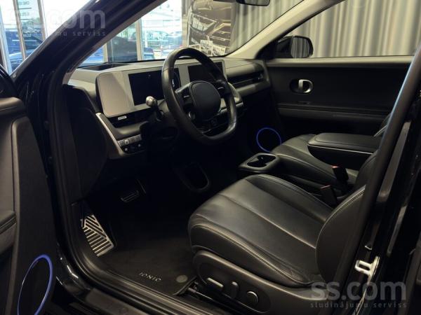 Black Hyundai Ioniq 2021 in Riga, with an engine capacity of 0.00 L and mileage of 82 thousand km for 29990 €, photo 7 on AUTOMOTO.COM.LV