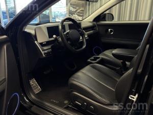 Black Hyundai Ioniq 2021 in Riga, with an engine capacity of 0.00 L and mileage of 82 thousand km for 29990 €, photo 8 on AUTOMOTO.COM.LV