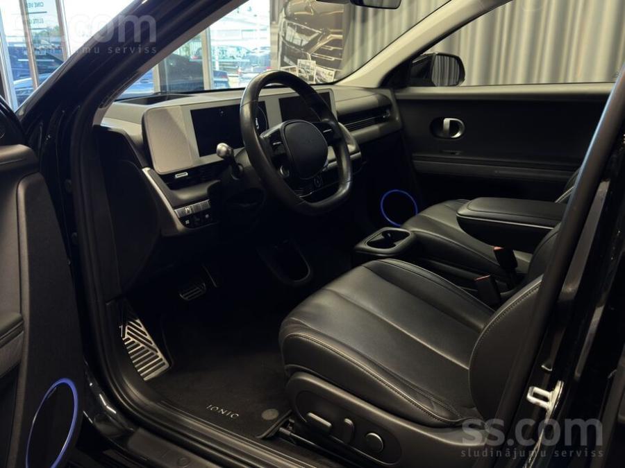 Black Hyundai Ioniq 2021 in Riga, with an engine capacity of 0.00 L and mileage of 82 thousand km for 29990 €, photo 8 on AUTOMOTO.COM.LV