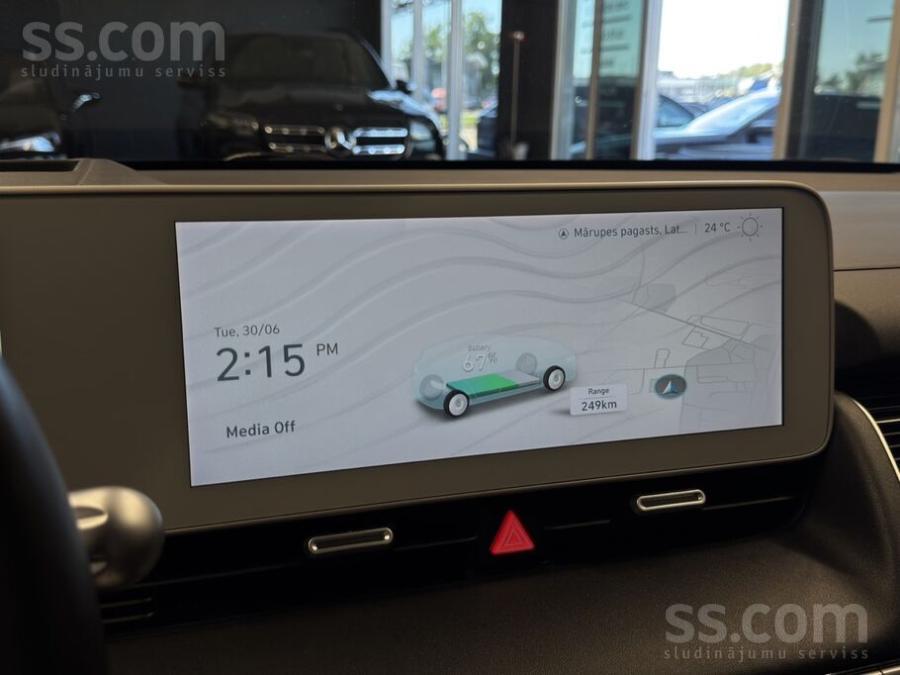 Black Hyundai Ioniq 2021 in Riga, with an engine capacity of 0.00 L and mileage of 82 thousand km for 29990 €, photo 17 on AUTOMOTO.COM.LV